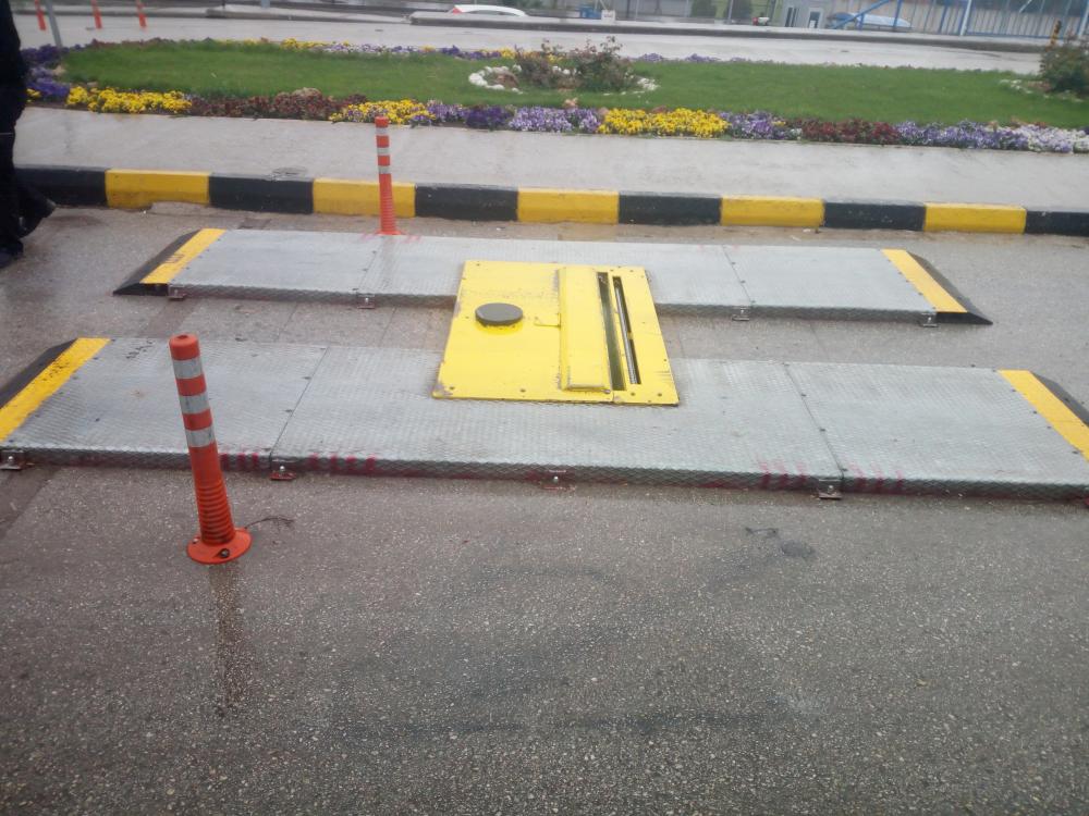 Mobile Surface Mounted Under Vehicle Inspection System - Madoors