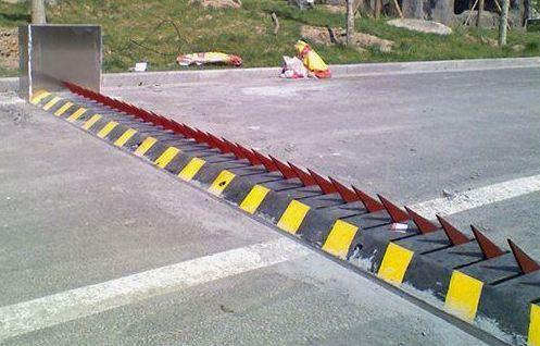 Hydraulic Speed Bump Spike Barrier - Madoors