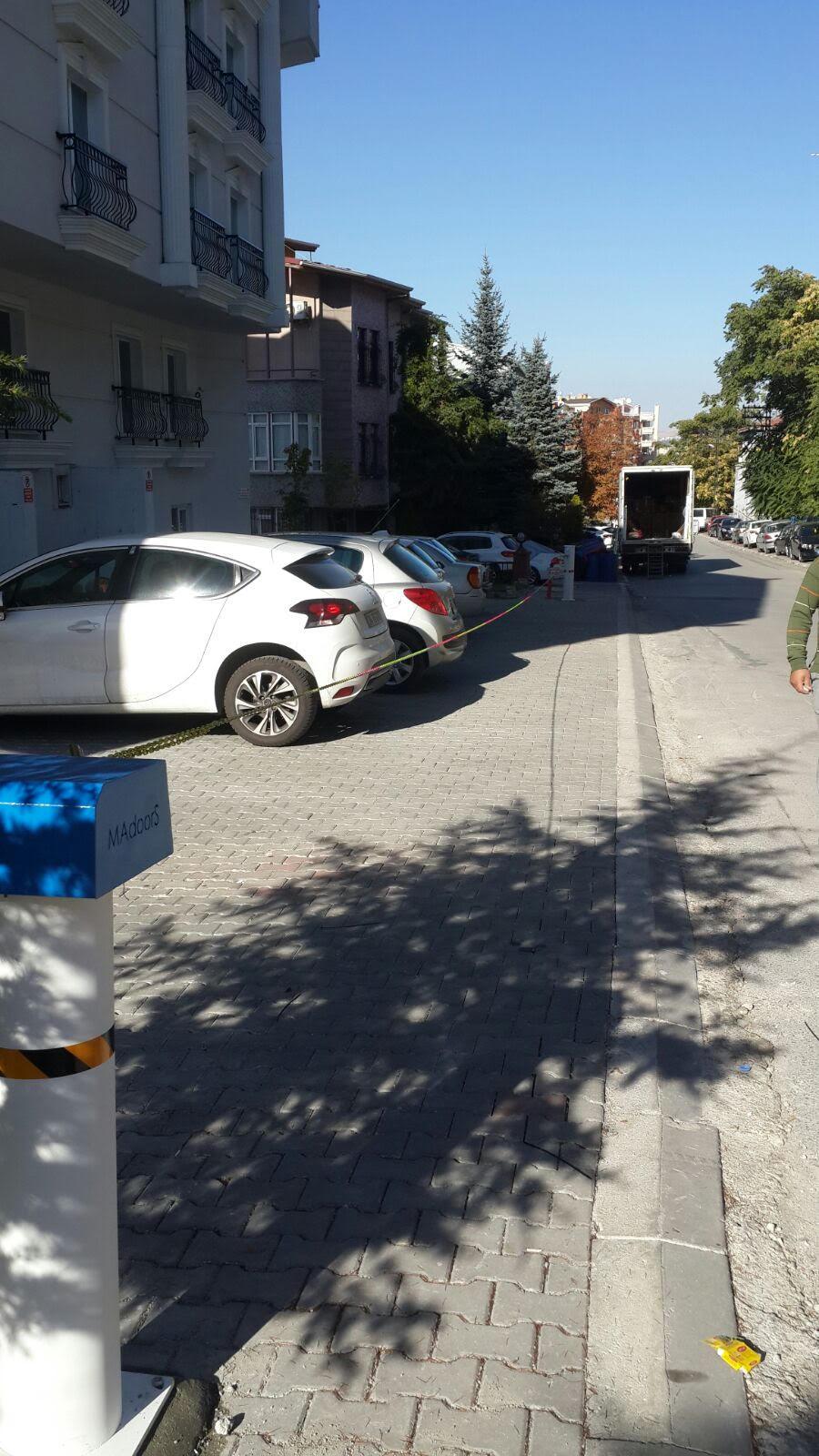 Motorized Automatic Chain Barrier - Madoors