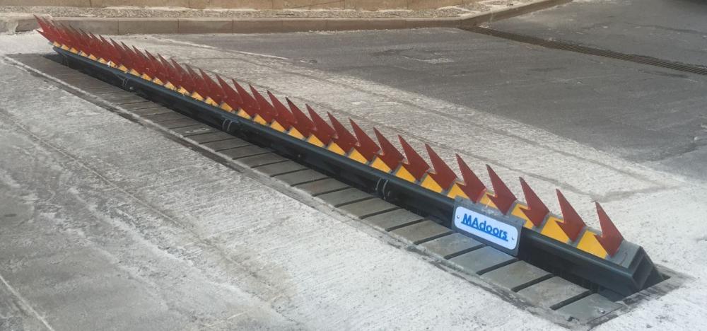 Anti-Ram Hydraulic Spike Vehicle Barrier - Madoors